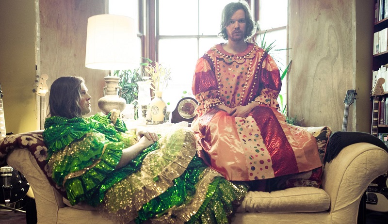 Alex Rex “Scandalise The Birds” – psychfolk magnificence – Americana UK