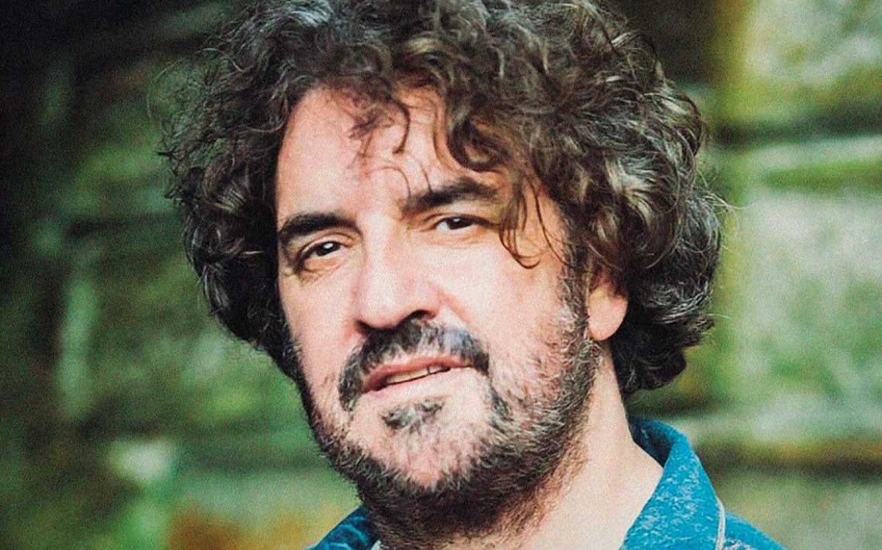 Interview: Ian Prowse on Attitunes and the holy River Mersey – Americana UK