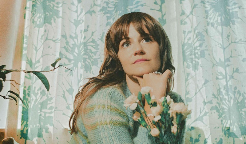 Erin Rae “Cosmic Sigh” – Feeling connected to the Universe – Americana UK