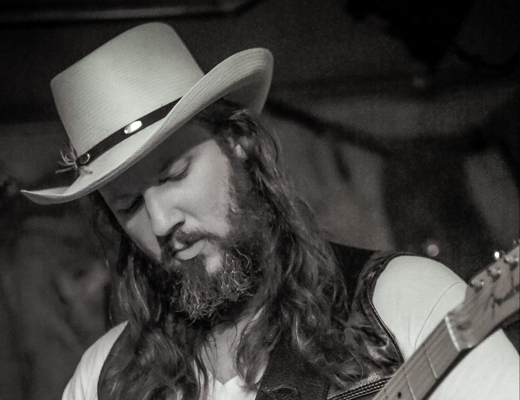 Video Premiere: Hank Erwin “Hail! The Copper Queen” – Americana UK