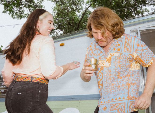 Video Premiere: Beth // James “Shake it Out” – Americana UK