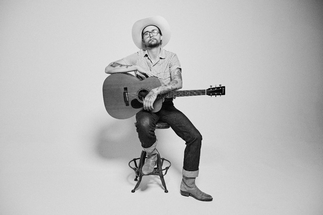 Video Premiere: Steven Denmark “Crazy Over You” – Americana UK