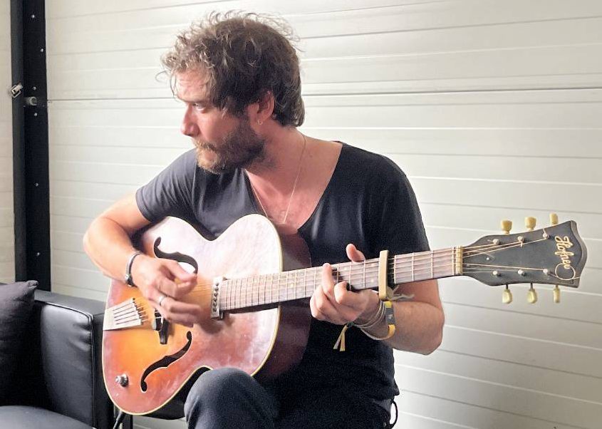 Exclusive AUK Black Deer Backstage Video: Jack Broadbent – Americana UK