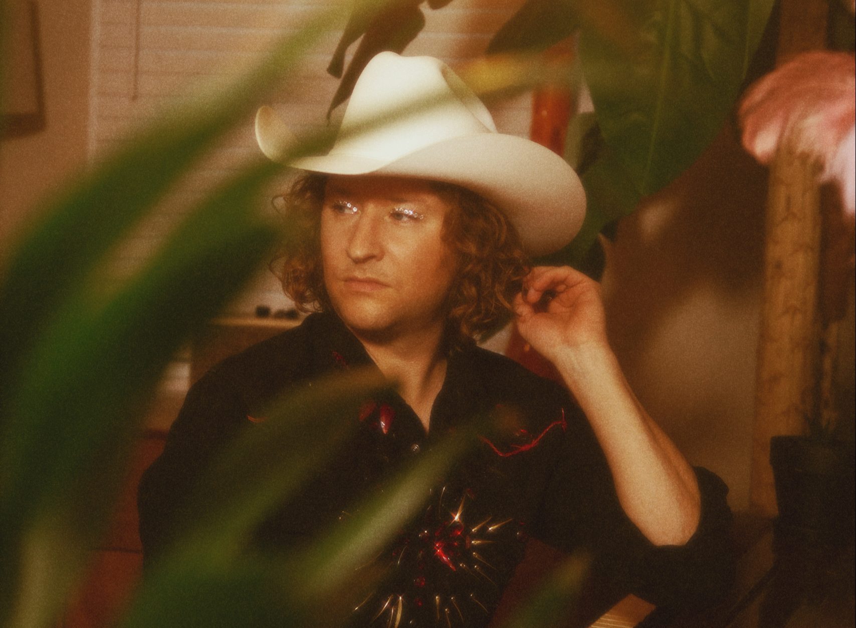 Video Premiere: Paisley Fields “Plastic Rosary” – Americana UK