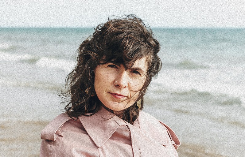 Lucy Farrell “Paperthin” – like walls, like emotions – Americana UK