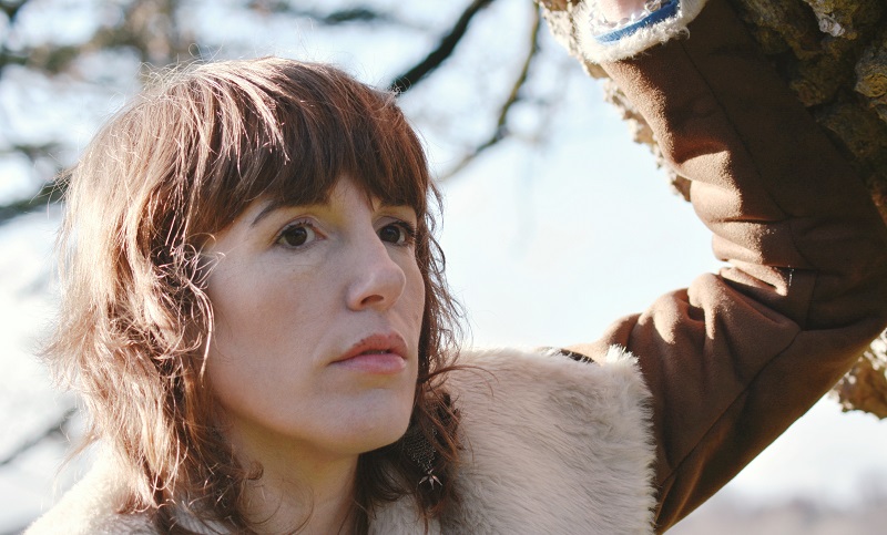 Niamh McKinney “Up And Ran” – old and new blend together – Americana UK