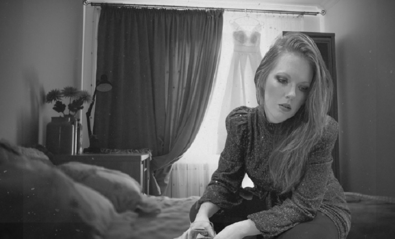 Grace Morrison “Broken Things” – glamour of the past shines through ...