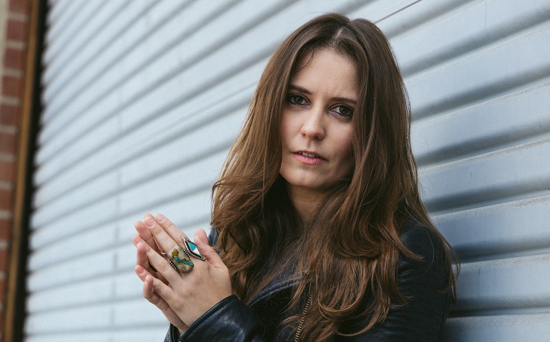 Angela Petrilli “Ghost Inside A Frame” – missing a friend – Americana UK