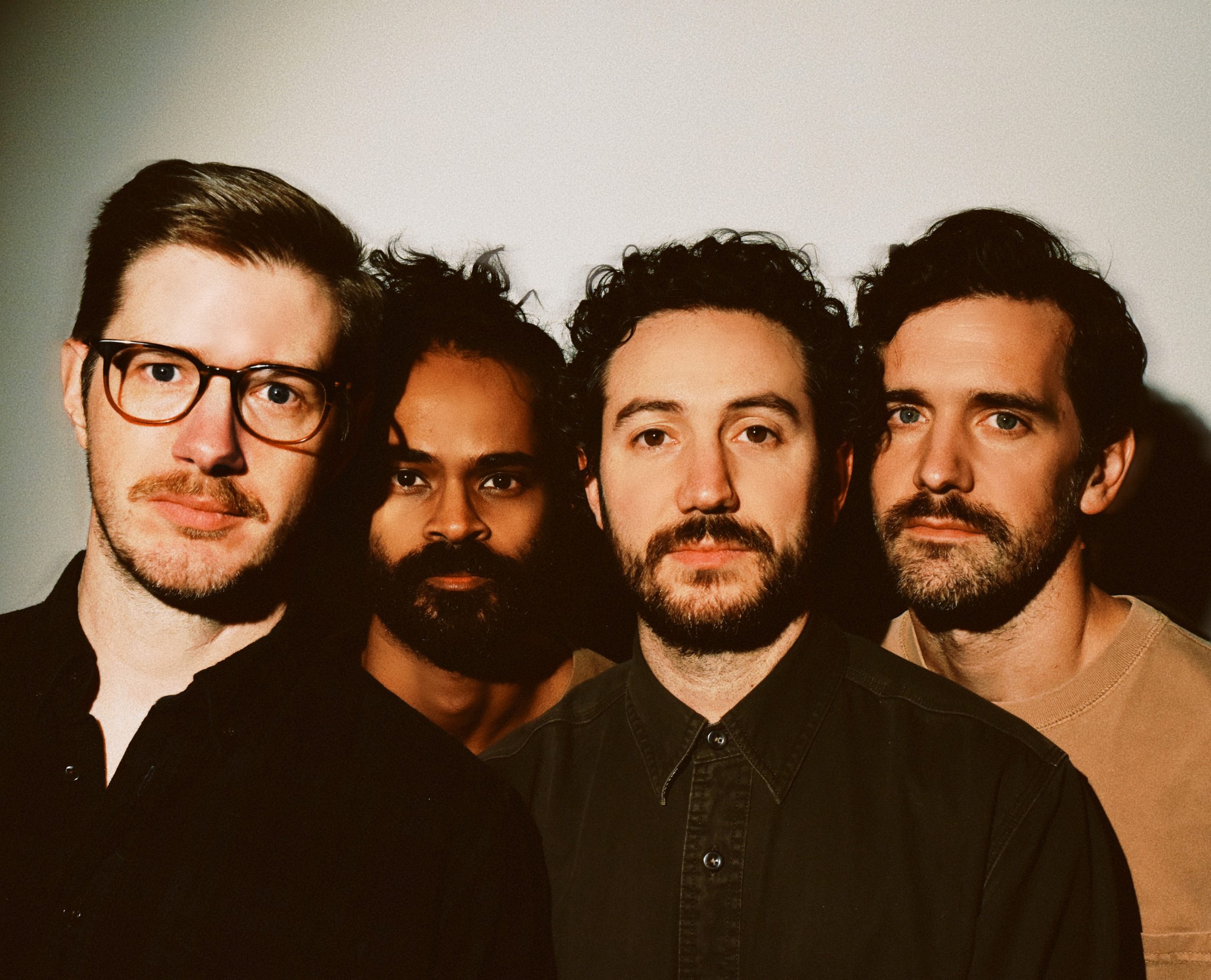 Interview : Darlingside’s Don Mitchell and David Senft on “Every Thing ...