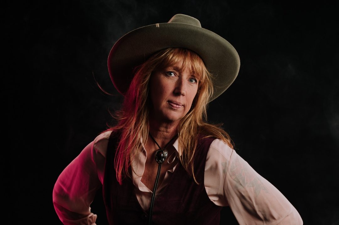 Video Premiere: Helen Townsend “Battlefield” – Americana UK