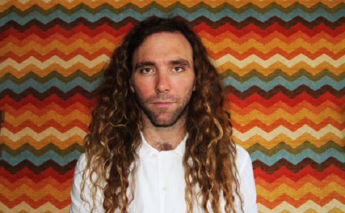 Track Premiere: Charles Moothart “Hold On” – Americana UK