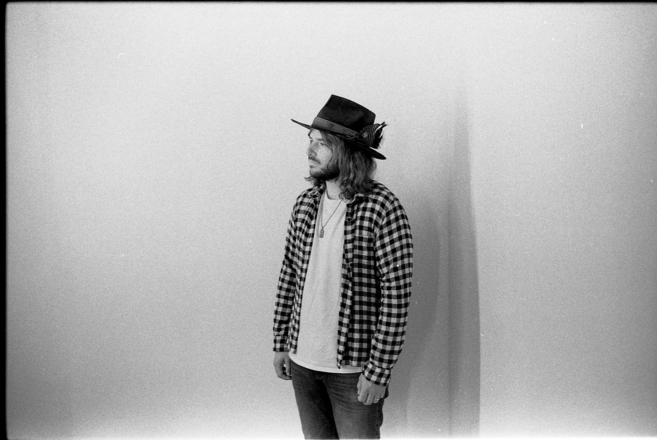 Video Premiere: Andrew Weiss and Friends “We’re Trying to Have a ...