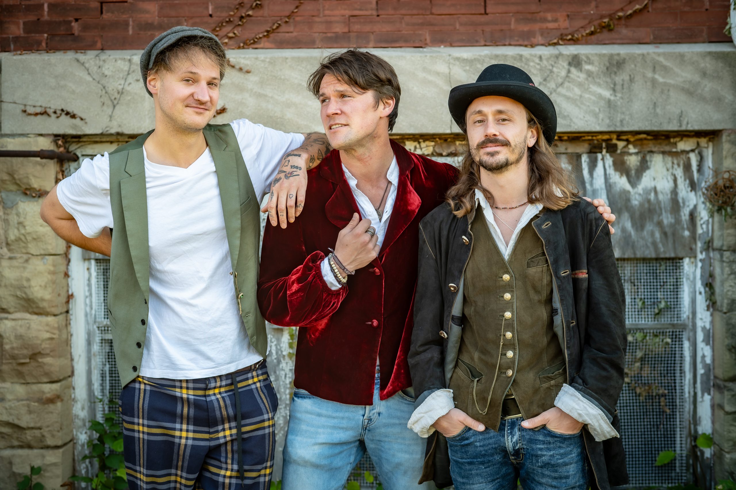 Video Premiere: The Trouble Notes “Storm Searching” – Americana UK