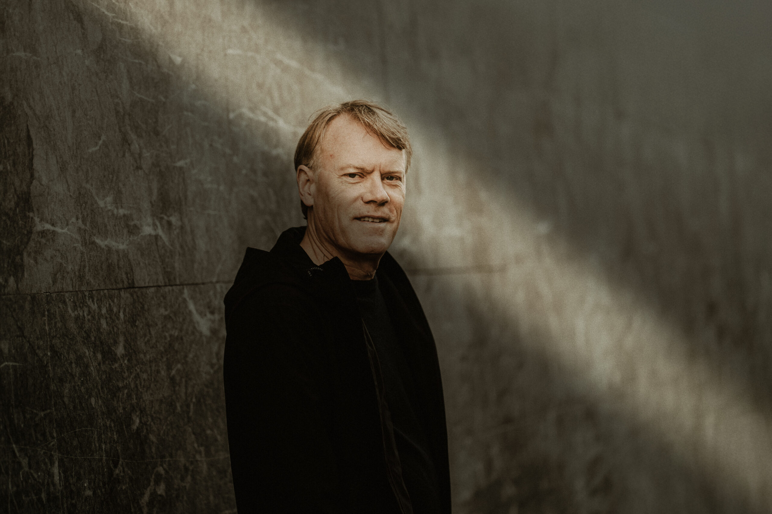Eckman returns to deliver a new album and the promise of a tour ...