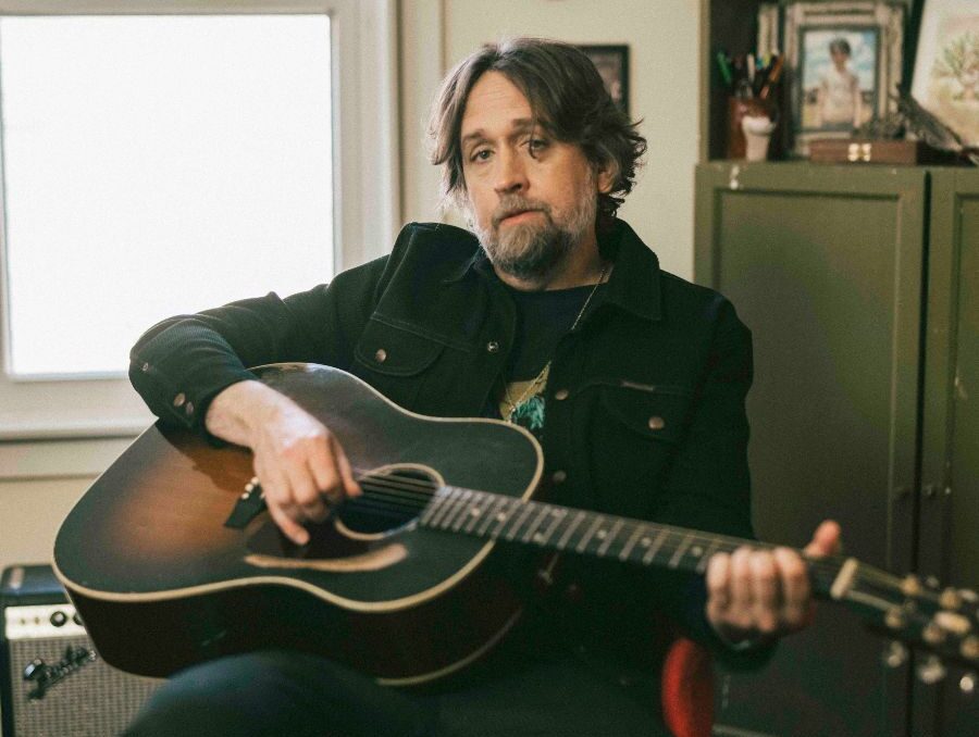 Video: Hayes Carll “We’re Only Human” – Americana UK