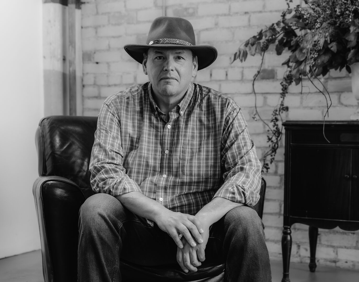 Video Premiere: Doyle Turner “Paper Maps” – Americana UK