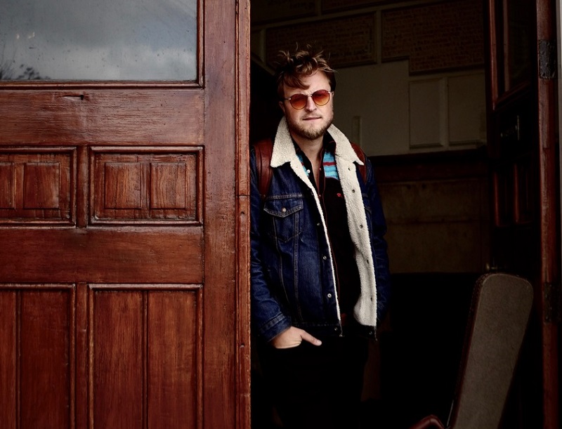 Track Premiere: P.J. M Bond “Ponderosa Pine” – Americana UK