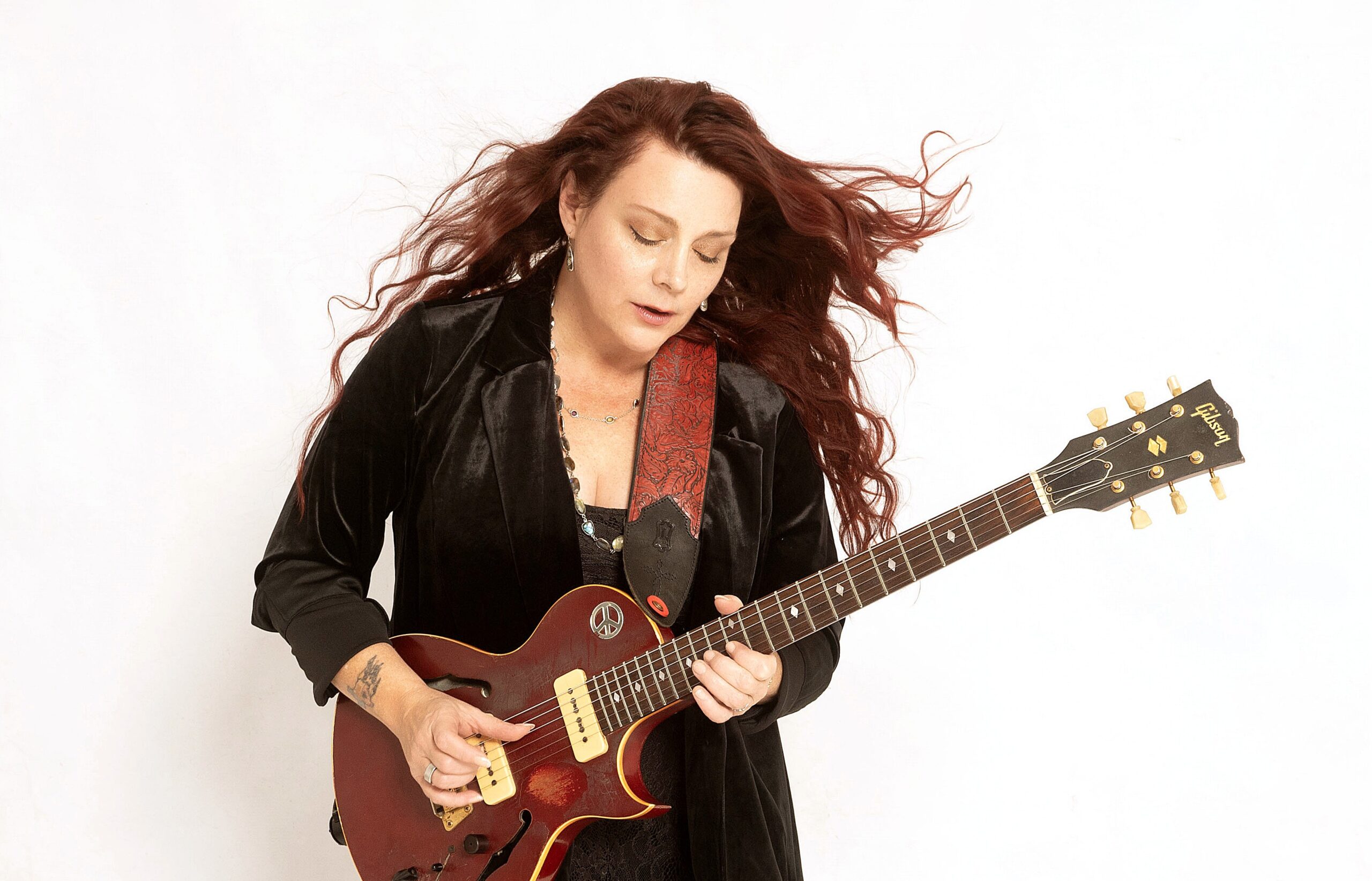 Interview: Carolyn Wonderland on the truths that need to be told – Americana UK