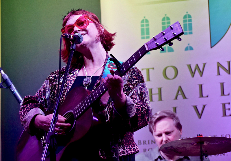 Live Review: Carter Sampson + Joe Martin, The Town Hall, Kirton in ...