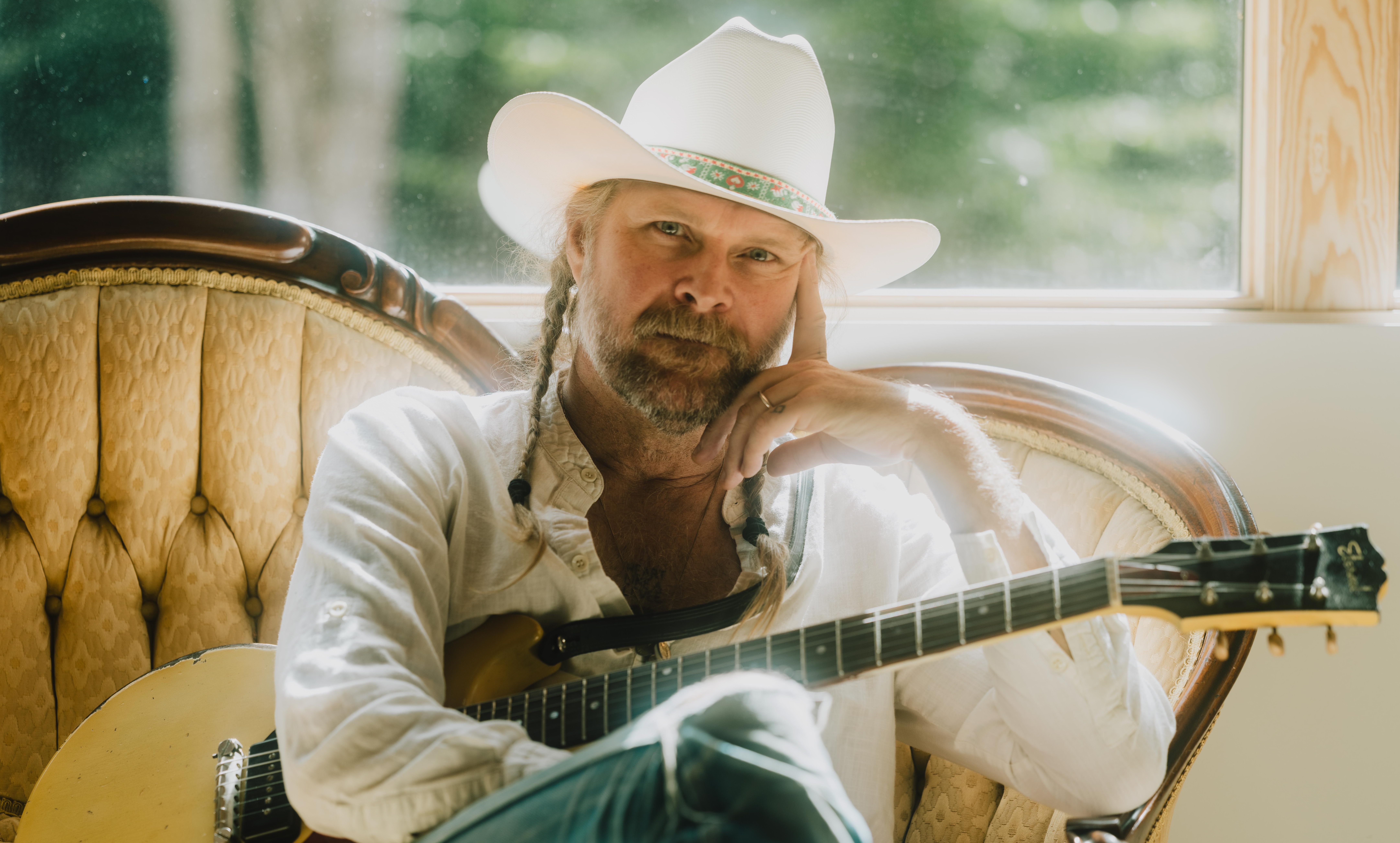 The latest from Hiss Golden Messenger “I’m People” arrives on May Day ...