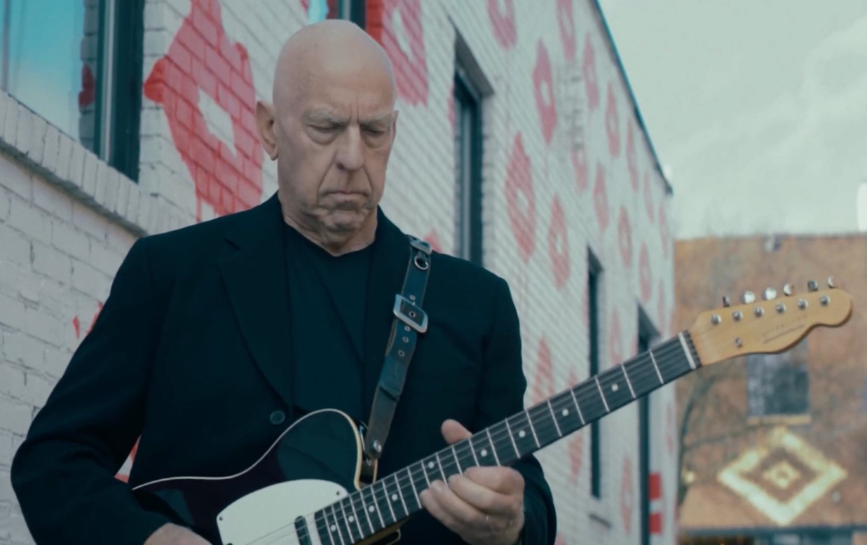Interview: Bernie Leadon Too Late to Be Cool? No way! – Americana UK