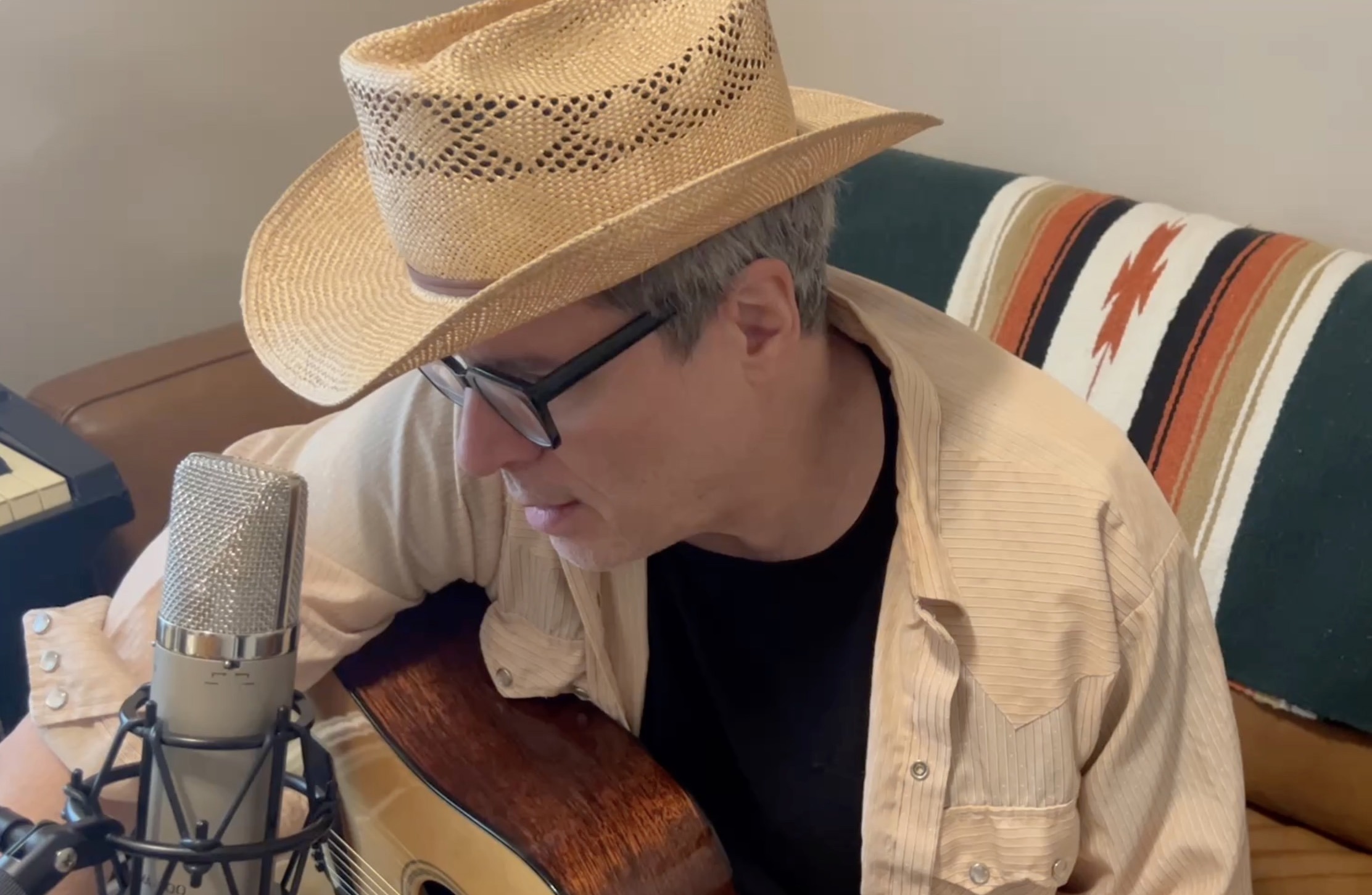 Exclusive AUK Mini-Gig: Matt Blake – Americana UK